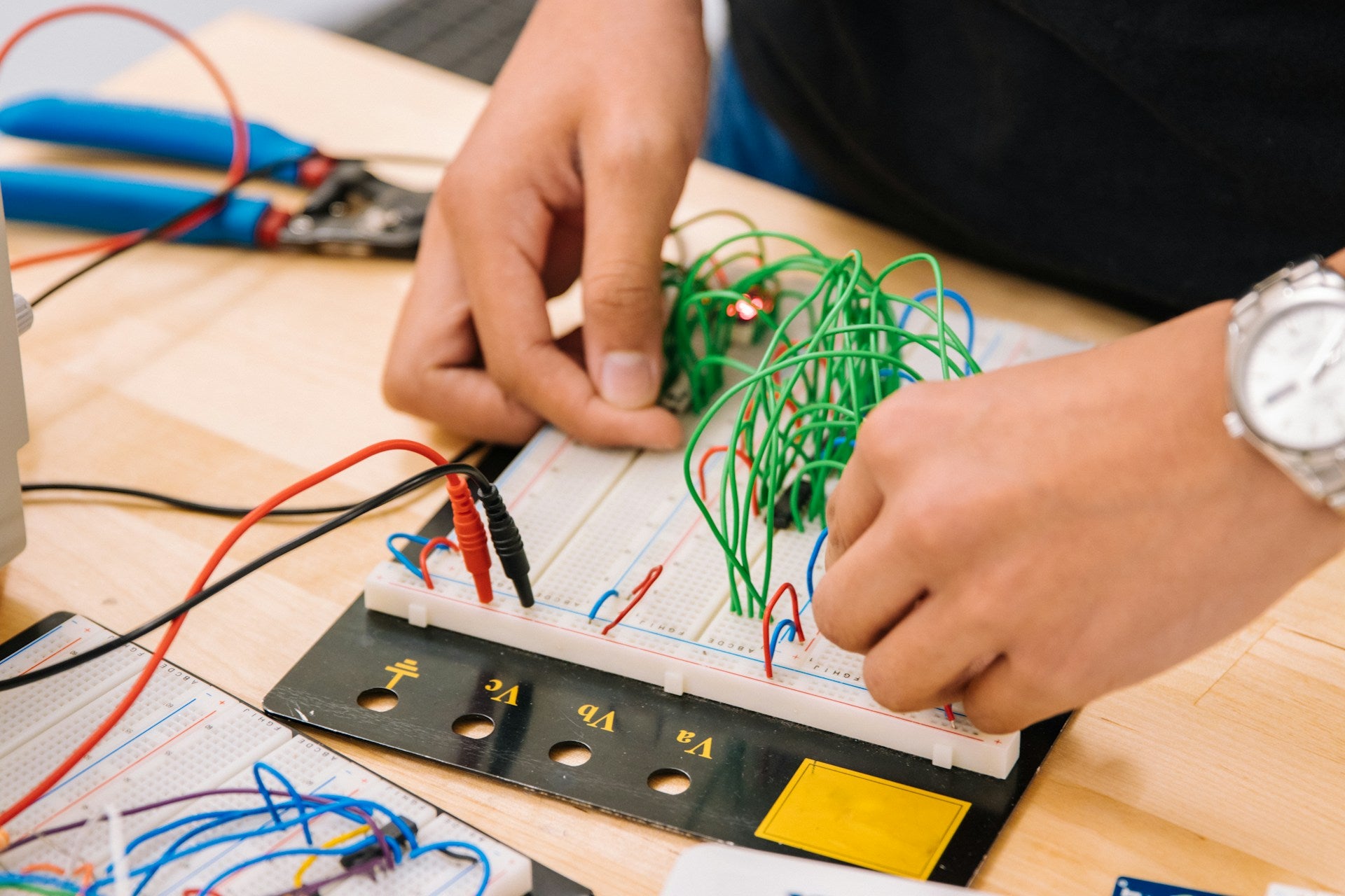 A 5-step guide to covering electronic leads with fluoropolymer tubing ...